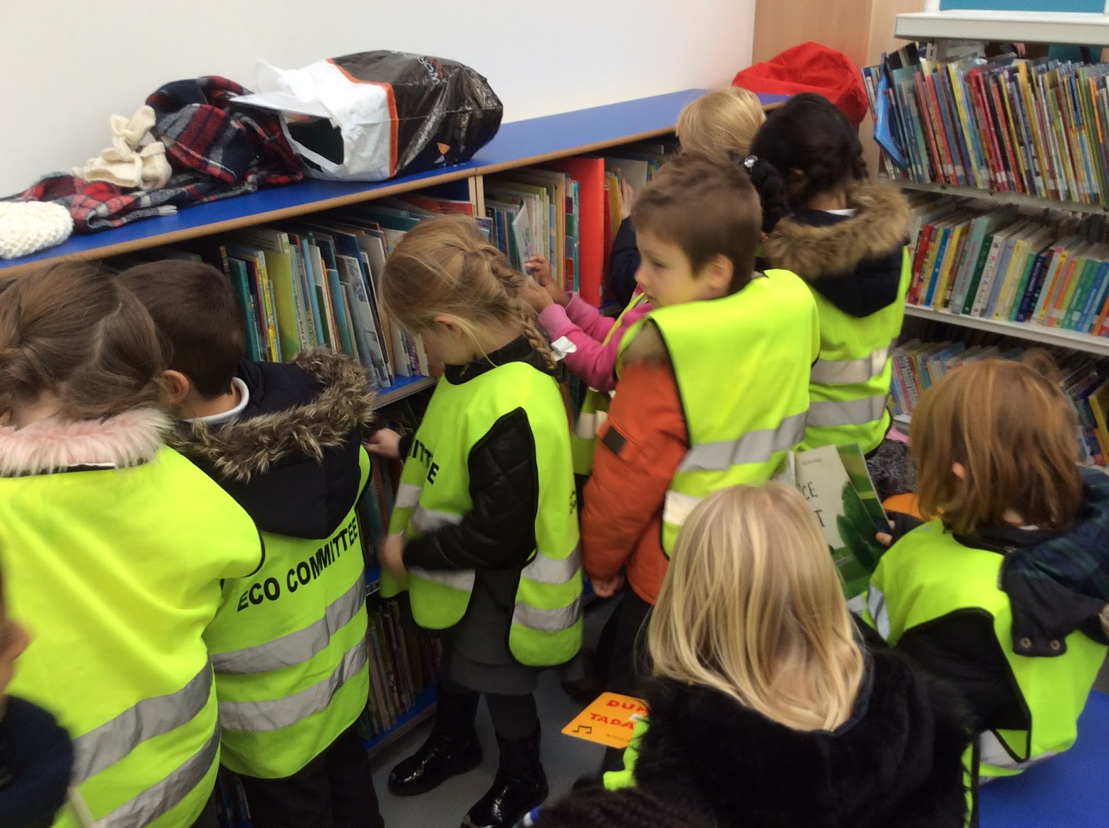 Year 1 Library Visit :: Hilldene Primary School News