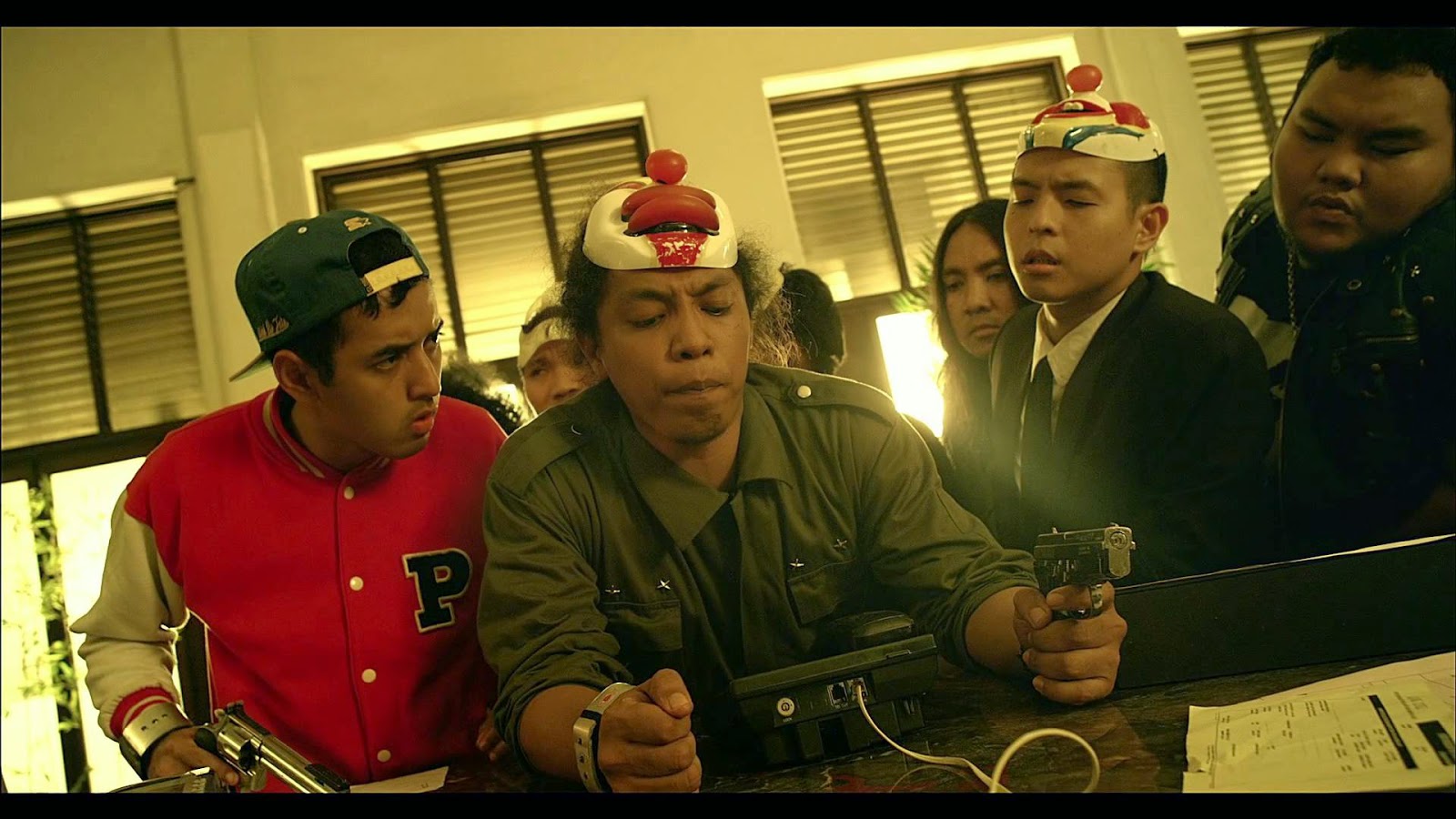 Film+Art=Me: Review : Comic 8 (2014)