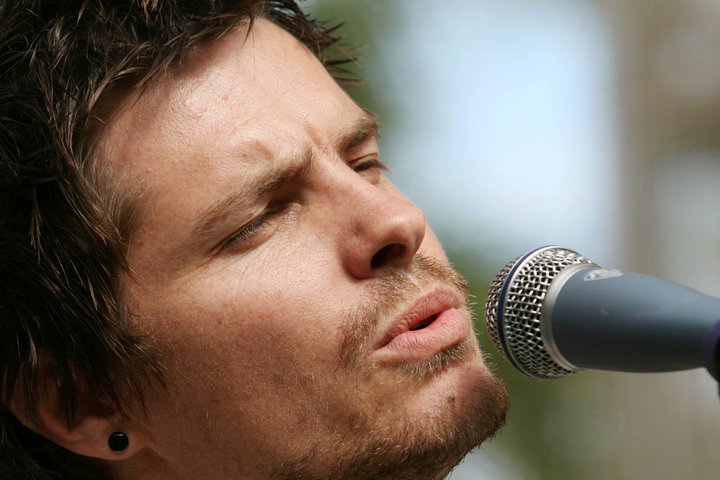 Muzizel: EXCLUSIVE INTERVIEW WITH ELVIS BLUE