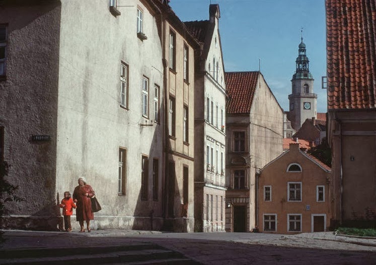 40 Stunning Color Photographs Capture Daily Life in Poland in the Early ...