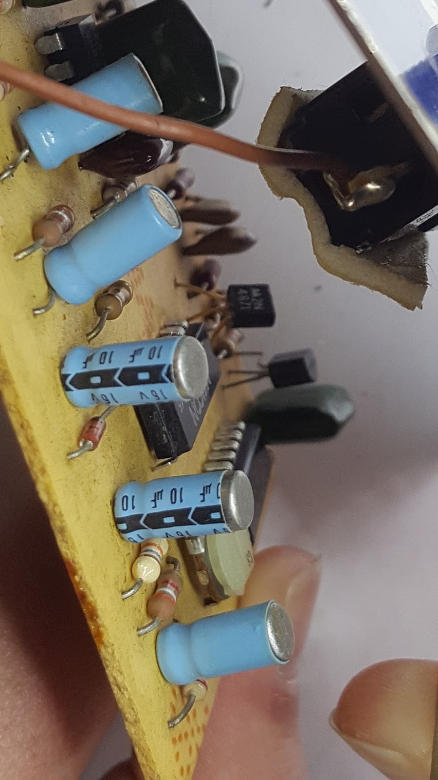 JonDent - Exploring Electronic Music: Electro-Harmonix Slap-Back Echo