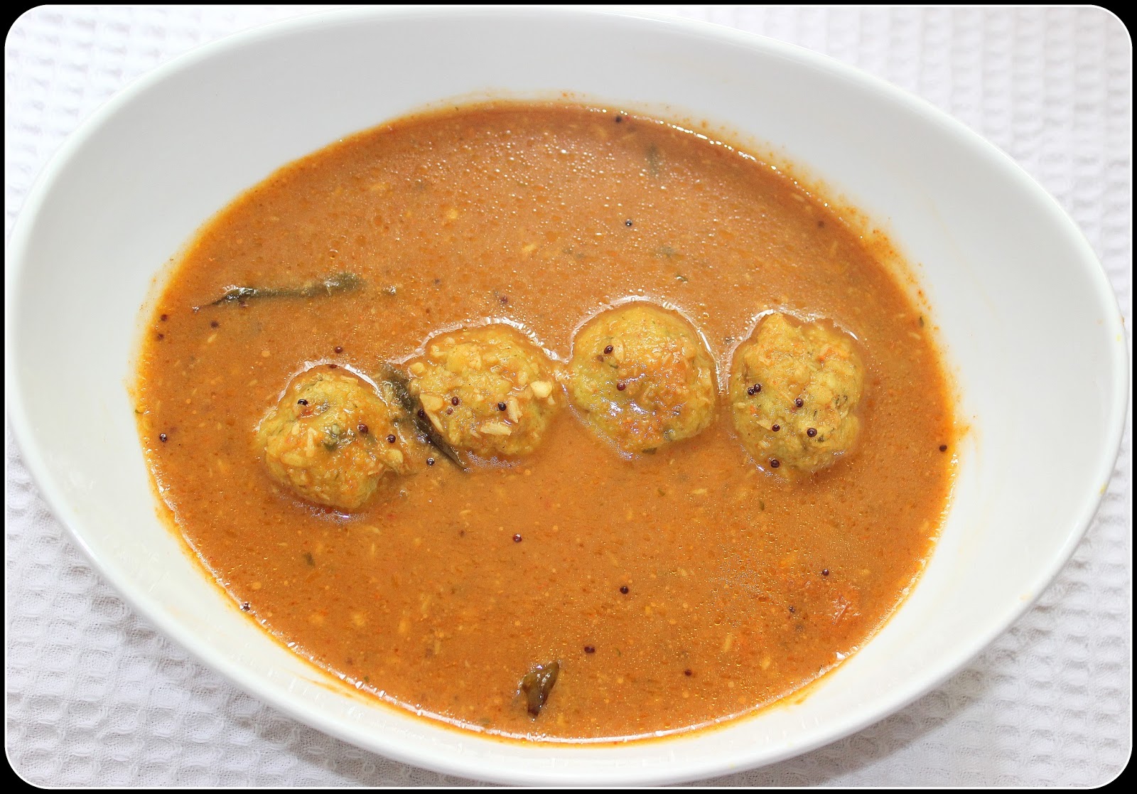 Lakshmi's Kitchen: Sandige Huli or Parippu Urundai kuzhambu or Dal ...