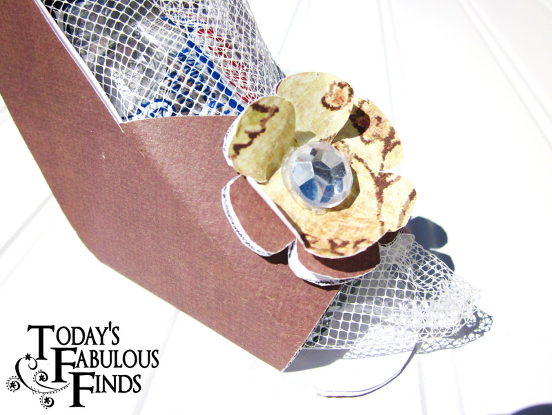Today's Fabulous Finds: Paper Shoe Favor and Template
