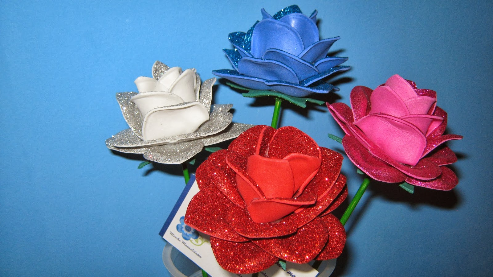 M&M Designs: Flores en goma eva.