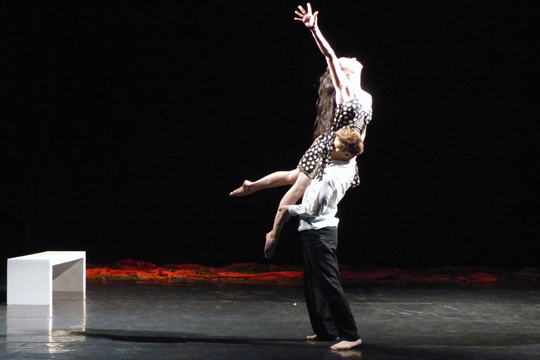 Crónica Antropológica: Cynthia Paris en dueto