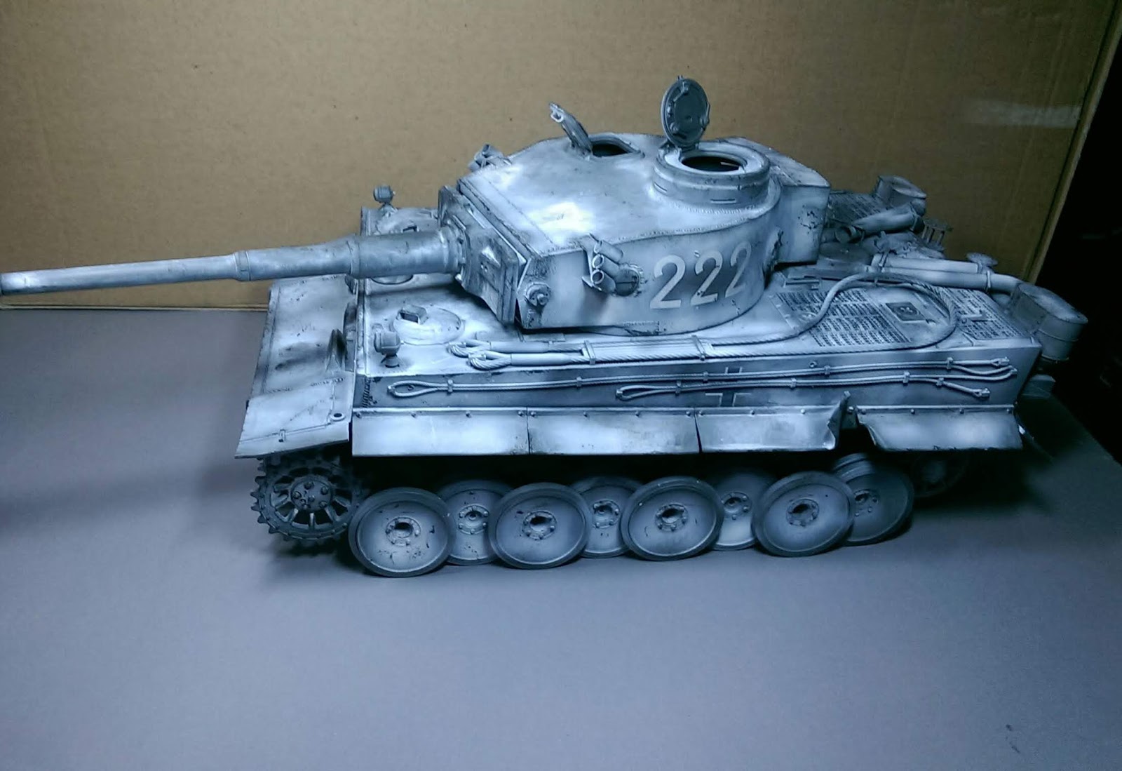 ah-dioramen: Tiger 1 Ausf. E. in 1:16 mit Panzerreitern, Ostfront 1943