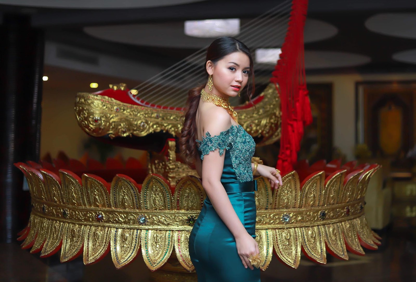 Khin Win War | Myanmar Famous Models