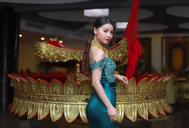 Khin Win War | Myanmar Famous Models