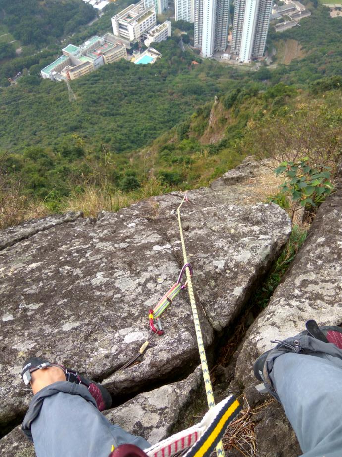 攀登基地 BaseClimb : 飛鵝山攀岩地點介紹及探路 - 初版 Climbing in Kowloon Peak