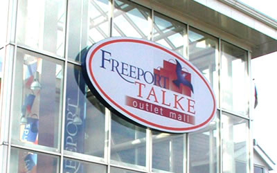 Porsche-noir: Freeport Talke, Stoke-on-Trent