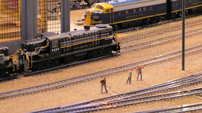 The Cranky Pumpkin: This Model Railroad Is Really Bad Ass