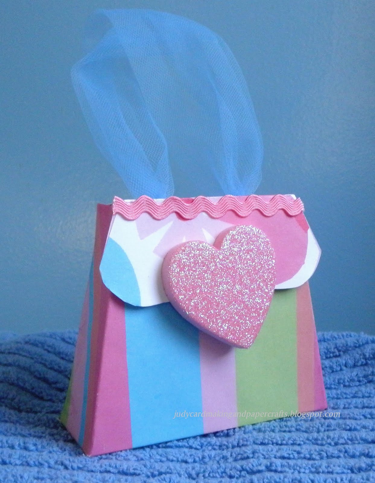 Judy's Handmade Creations: A purse box with embossed note cards :)