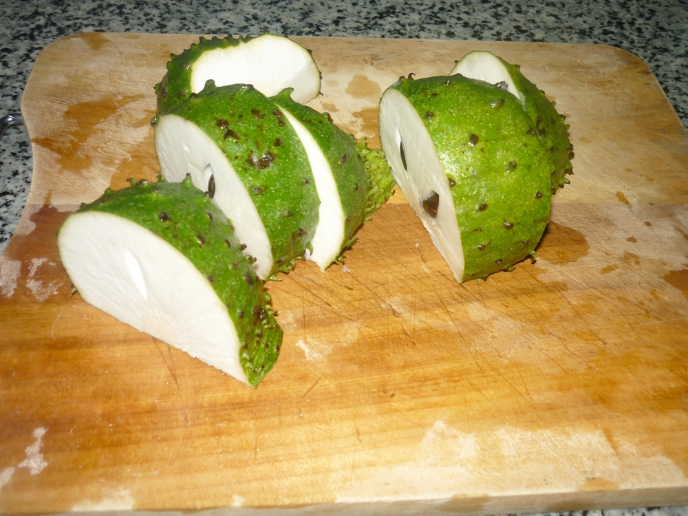 aunty celia's family meals: Soursop (酸味) soup