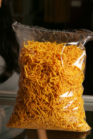 Chumkie's Kitchen : Jhal Moori - Kolkata Street Food