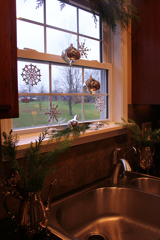 I'm Sharon with you...: Christmas Kitchen Window