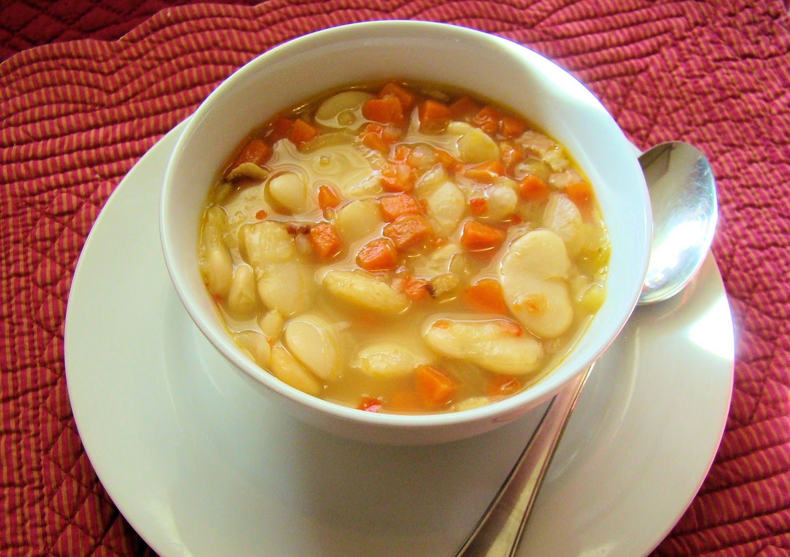 Savoir Faire: Reconfortante sopa de habas gigantes con tocineta