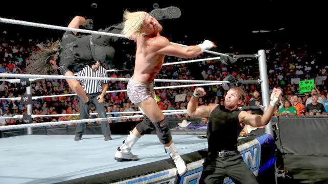 WWE In live!!!!: 11-ON-3 HANDICAP GAUNTLET MATCH