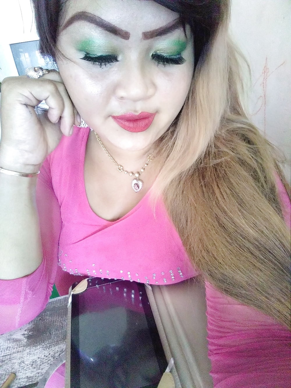 TANTE TANTE CANTIK DAN SEXY: TANTE BERLIANA