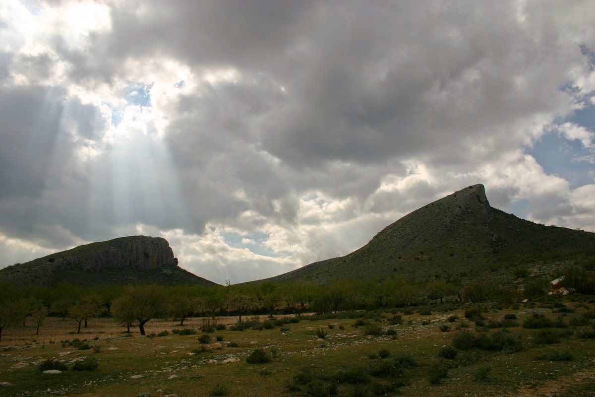 CENTRO DE ARQUEOLOGÍA POBLENSE.: AGUILÓN GRANDE