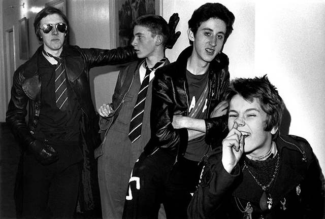 30 Candid Snapshots Capture the Early Punk Movement From the 1970s ...