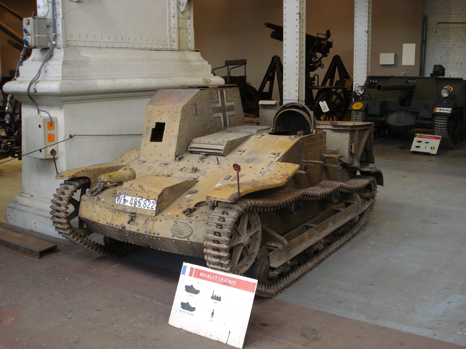 Size's military scale models: Reference pics : Chenillette Renault UE