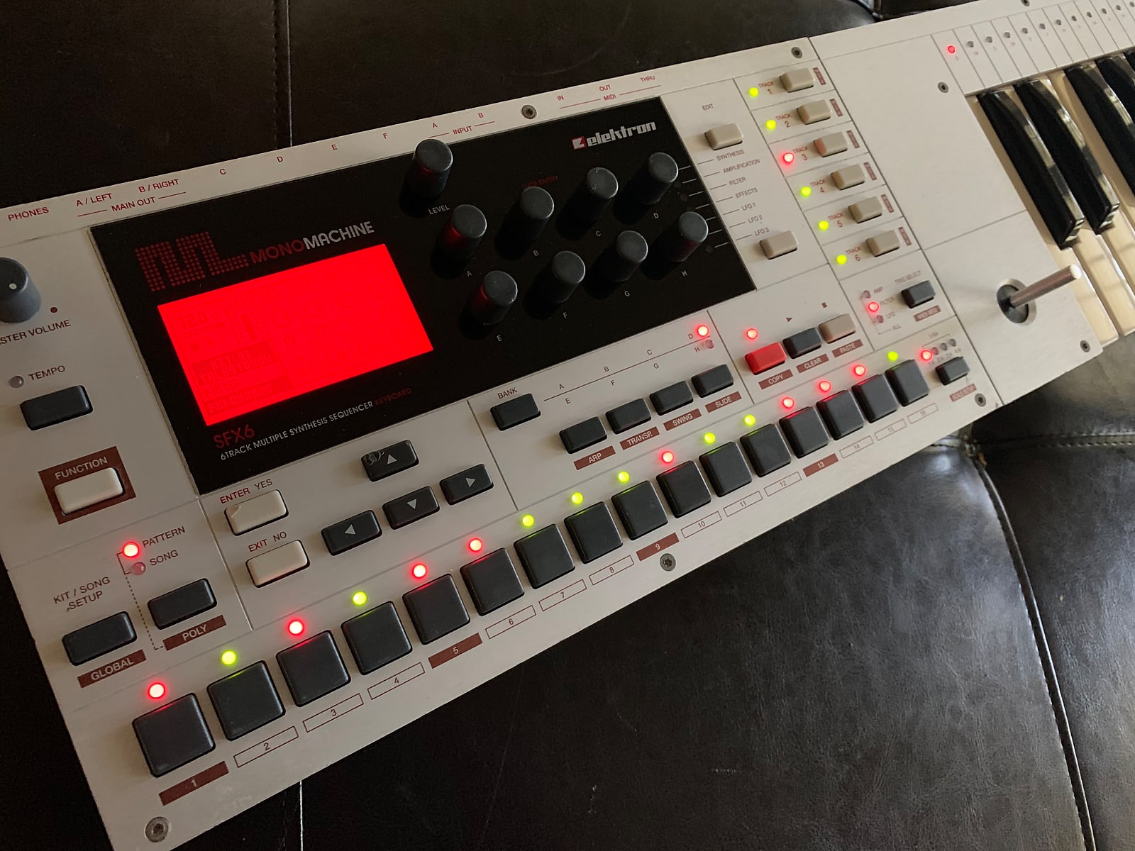 MATRIXSYNTH: Elektron Monomachine SFX-6 Keyboard