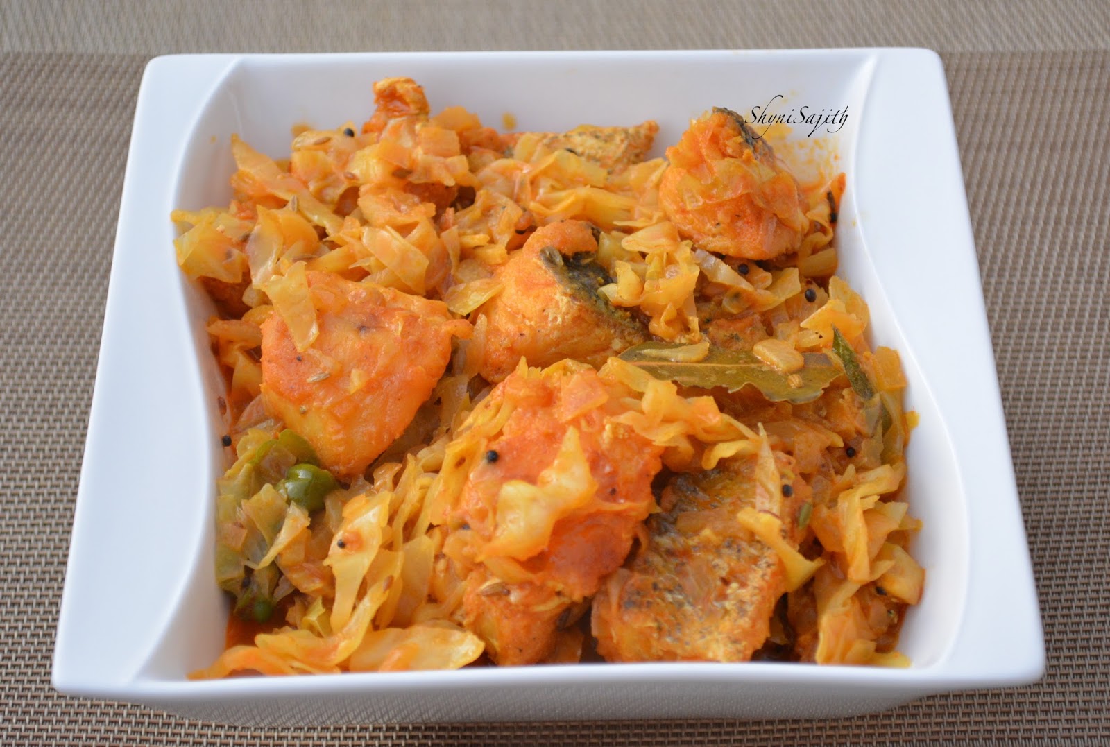 My Cooking Experiments.........: Fish And Cabbage Curry