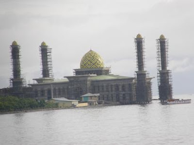 INFO IN FIGURES: 7 Very Amazing Floating Mosque
