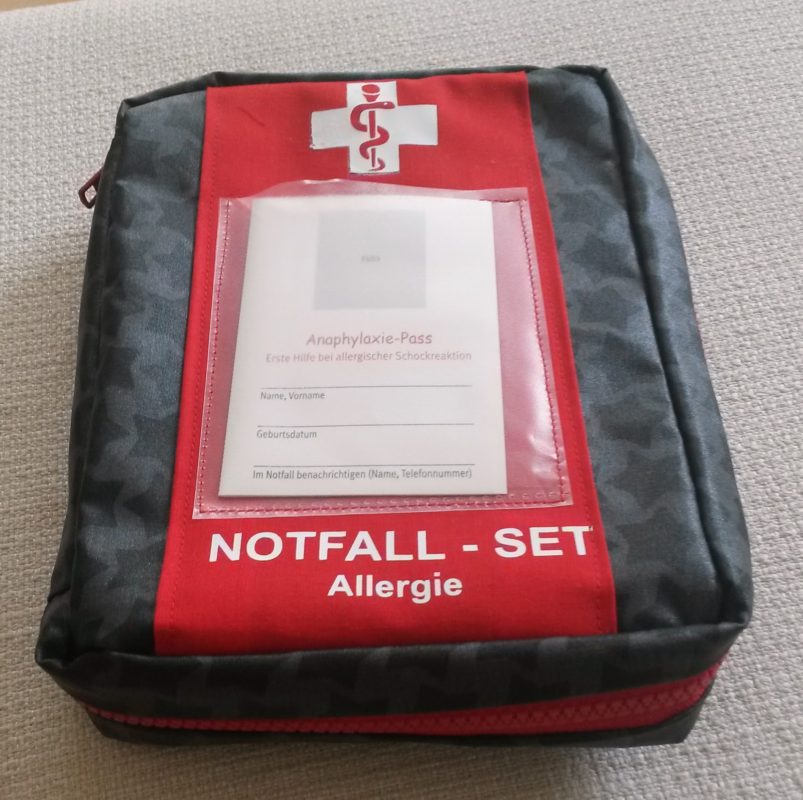 5 vor 12: Krimkrams Etui meets Notfallset