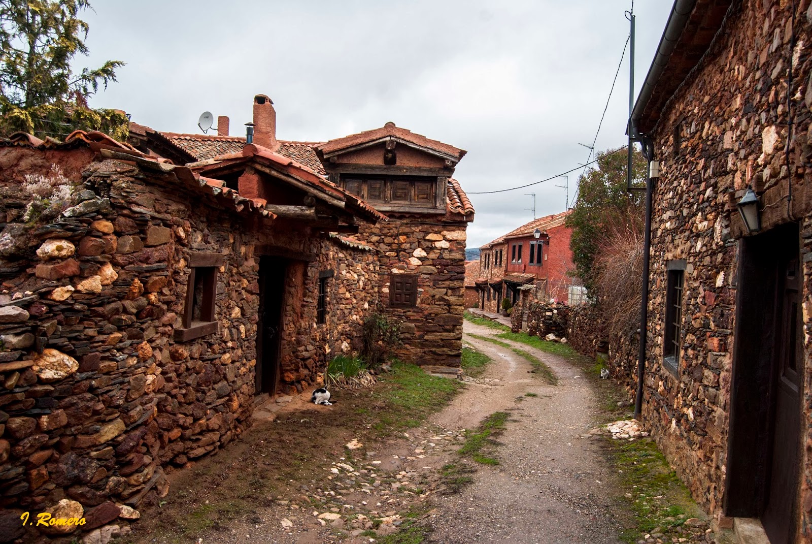 Relatos de una cámara.: Pueblos rojos de Riaza.
