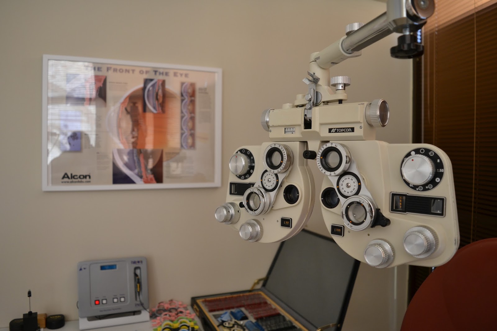 Οφθαλμίατρος Εύοσμος - Μπίκος Κωνσταντίνος: Το Ιατρείο