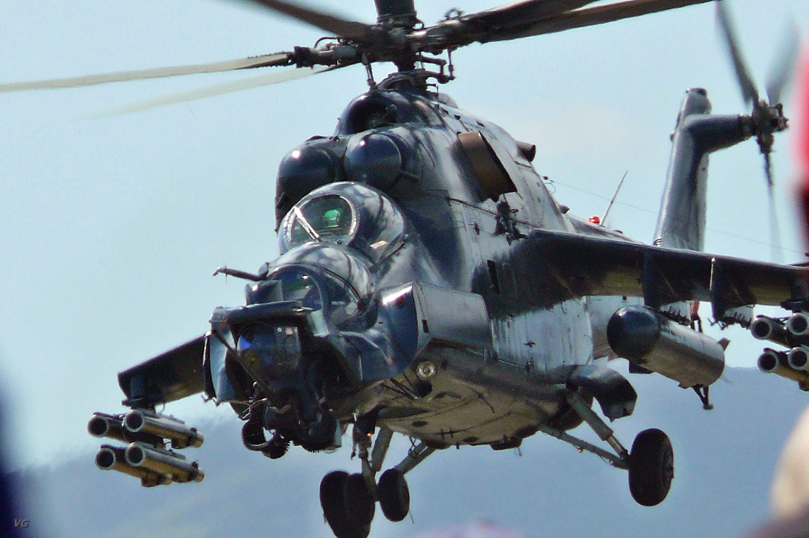 TNI AD DAN APACHE AH-64D LONGBOW