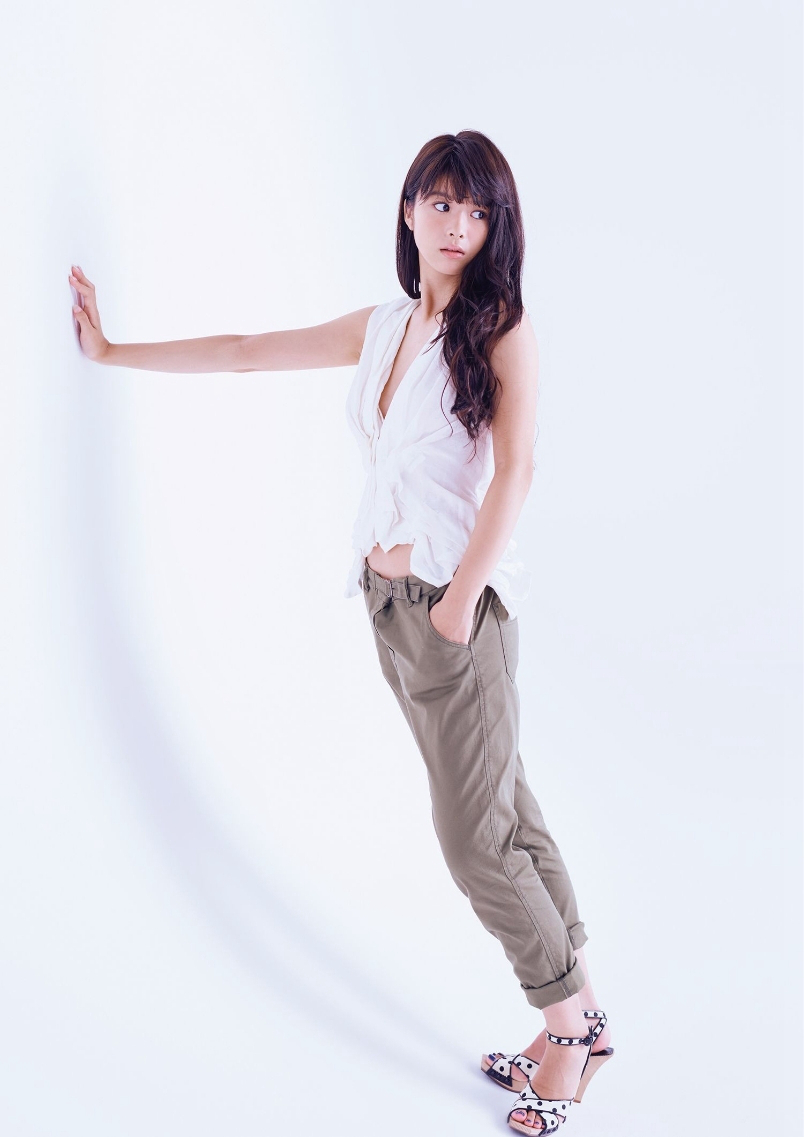 Nao Kanzaki and a few friends: Fumika Baba: "Iropopyo" photobook scans