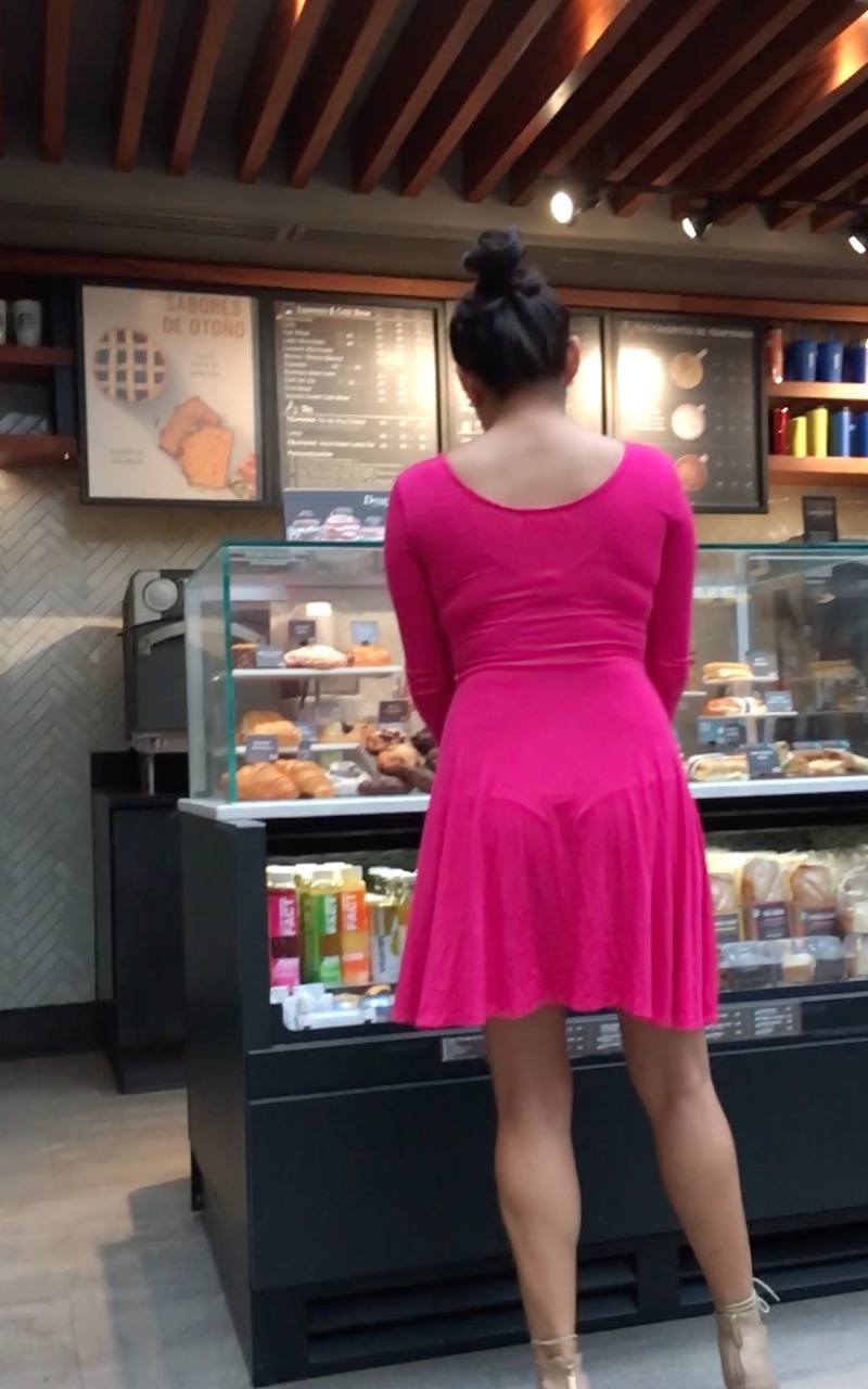 Mujeres con vestidos marcando tanga | Mujeres bellas en la calle