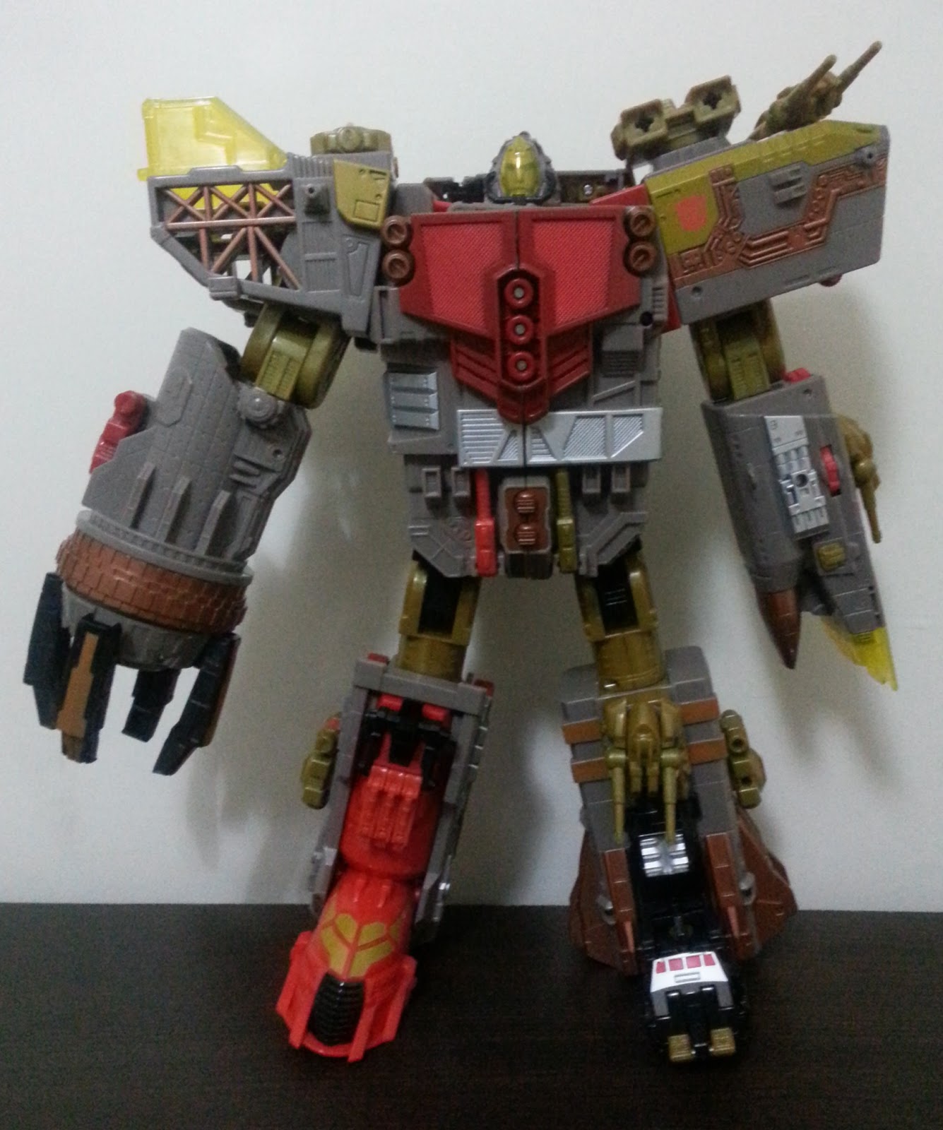 Blog Transformers.com: 936: Omega Supreme (Year of Snake edition)