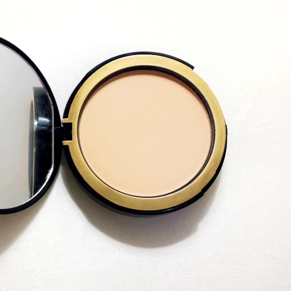 Ami's Magic Box: Review: [Too Faced] Cocoa Powder Foundation