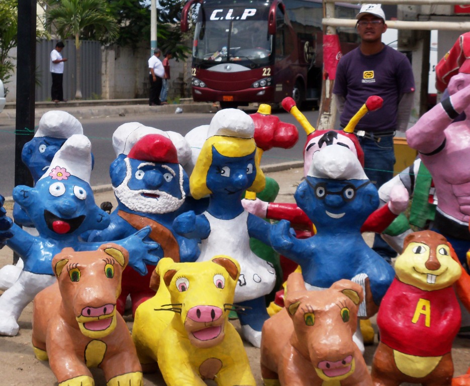 Monigotes - New Year's Eve in Ecuador