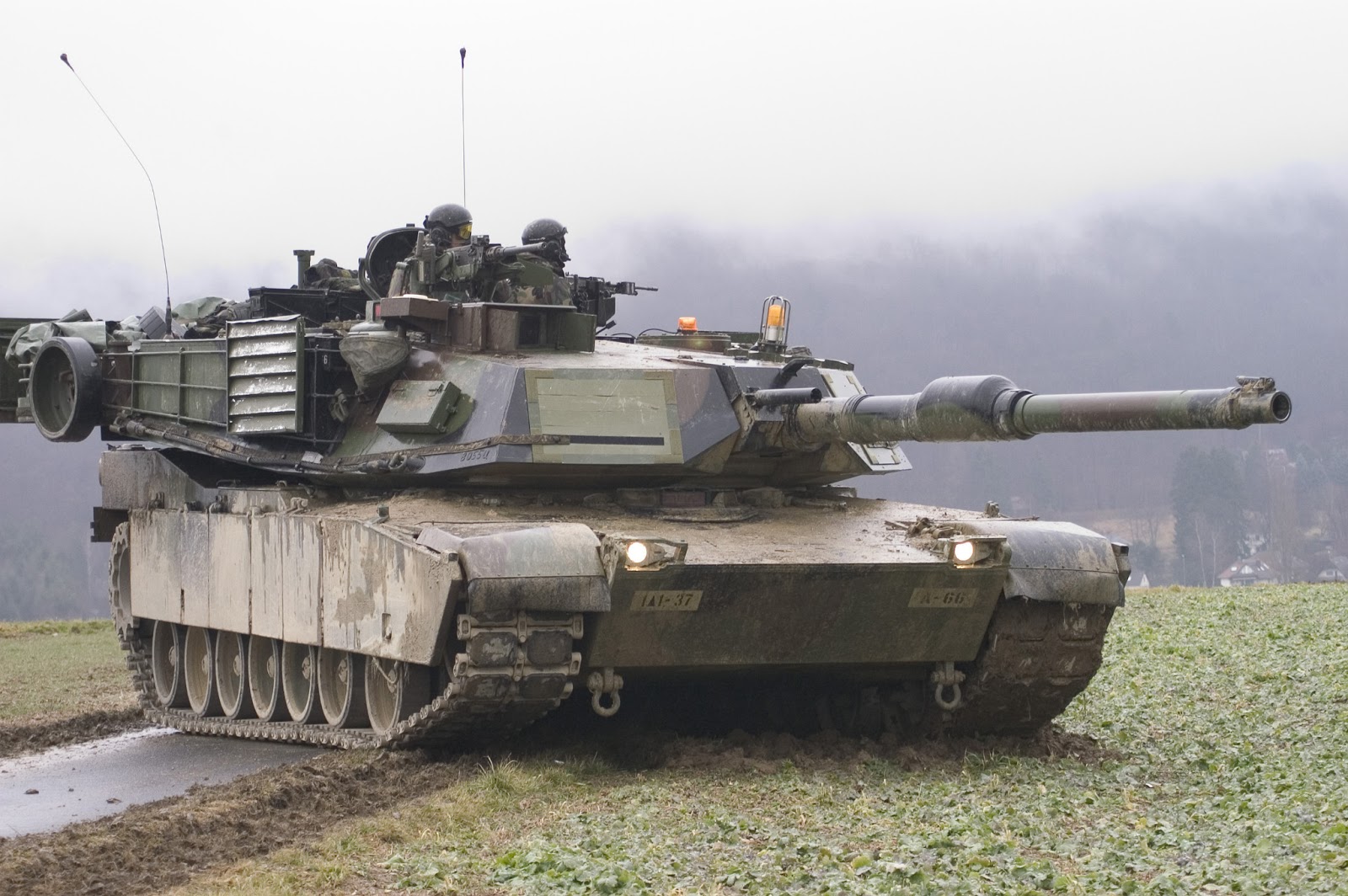 my magazine: Leopard 2 HEL και M-1A1 ABRAMS