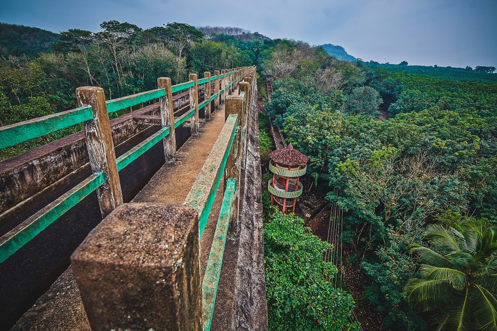 Tamilnadu Tourism: Mathur Aqueduct, Kanyakumari