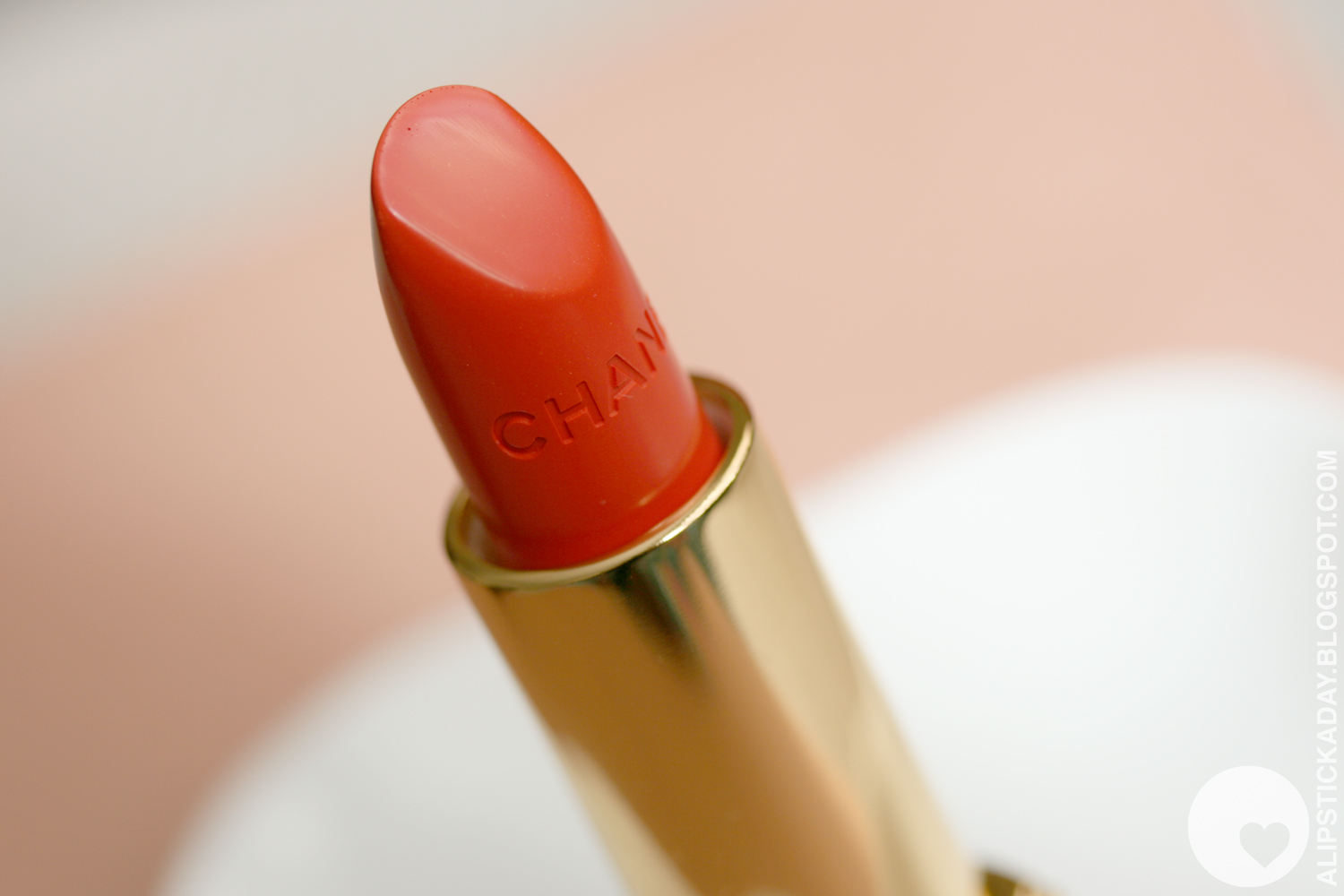 A LIPSTICK A DAY | Chanel Rouge Allure in Excentrique #96