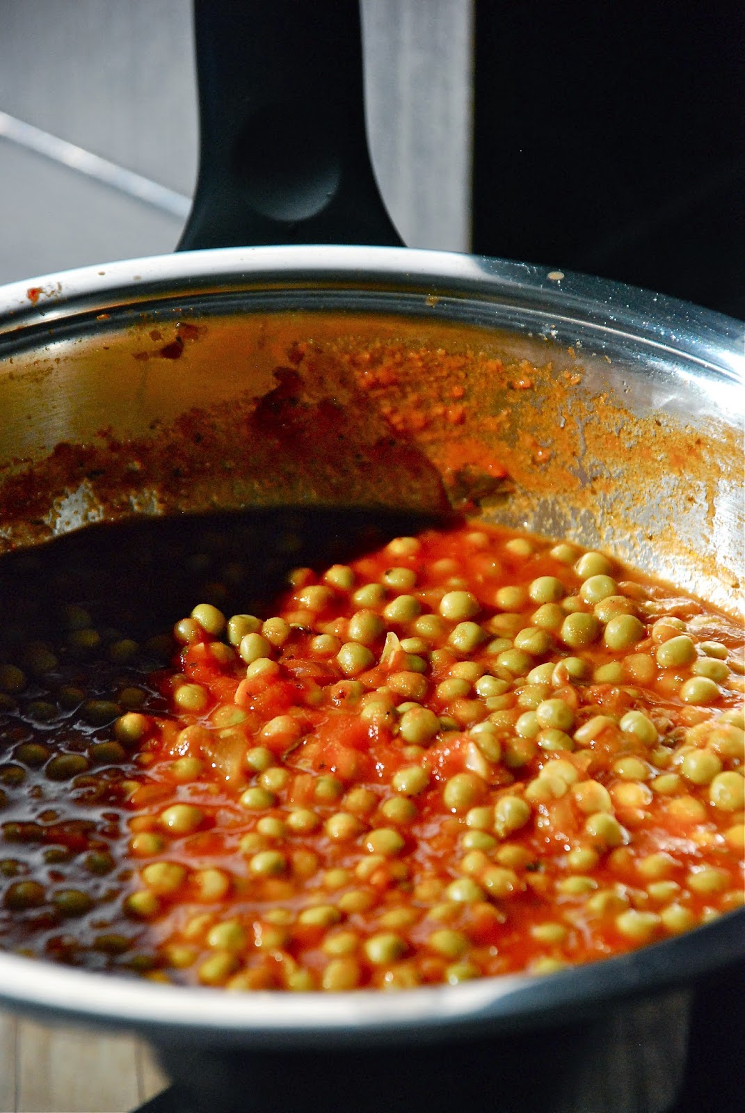 .: erwtjes in tomatensaus