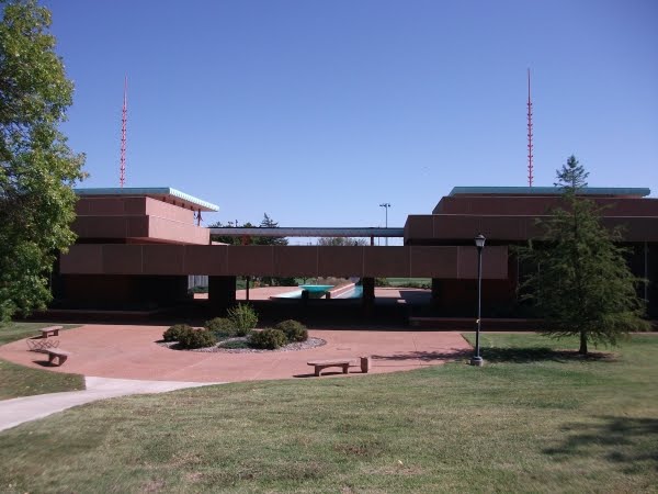 In Search of Frank Lloyd Wright: Corbin Education Center