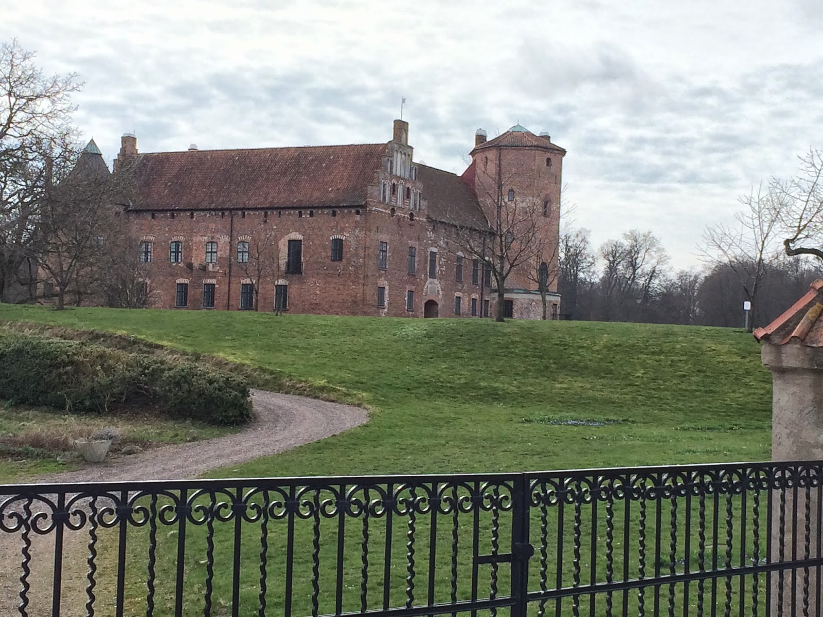 www.skånskaslott.se: Torups slott i Bokskogen