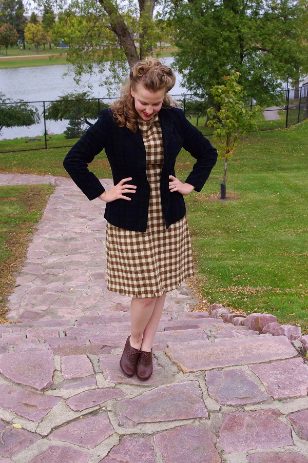 ButterflyLovesSnapdragons: Outfit: Vintage Tweed Plaid Dress