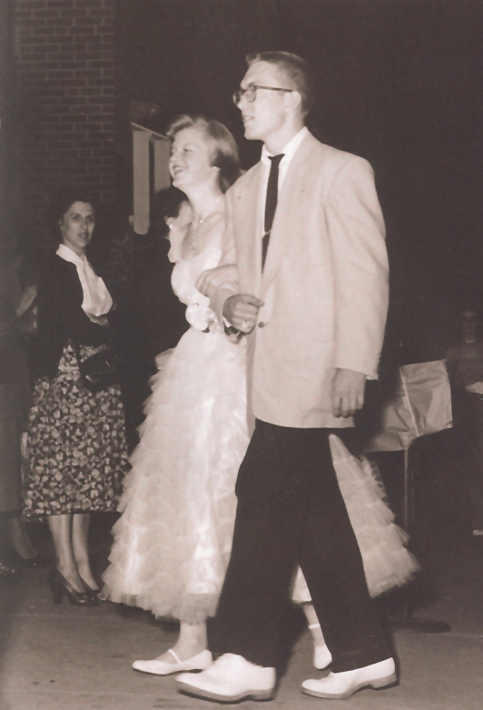 wacky tacky: Sew What?! wacky tacky Goes to the Prom!!