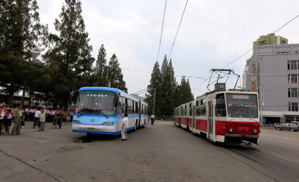 Richard's Tram Blog: PYONGYANG DPRK - TROLLEYBUSES AUGUST 2014 (2)