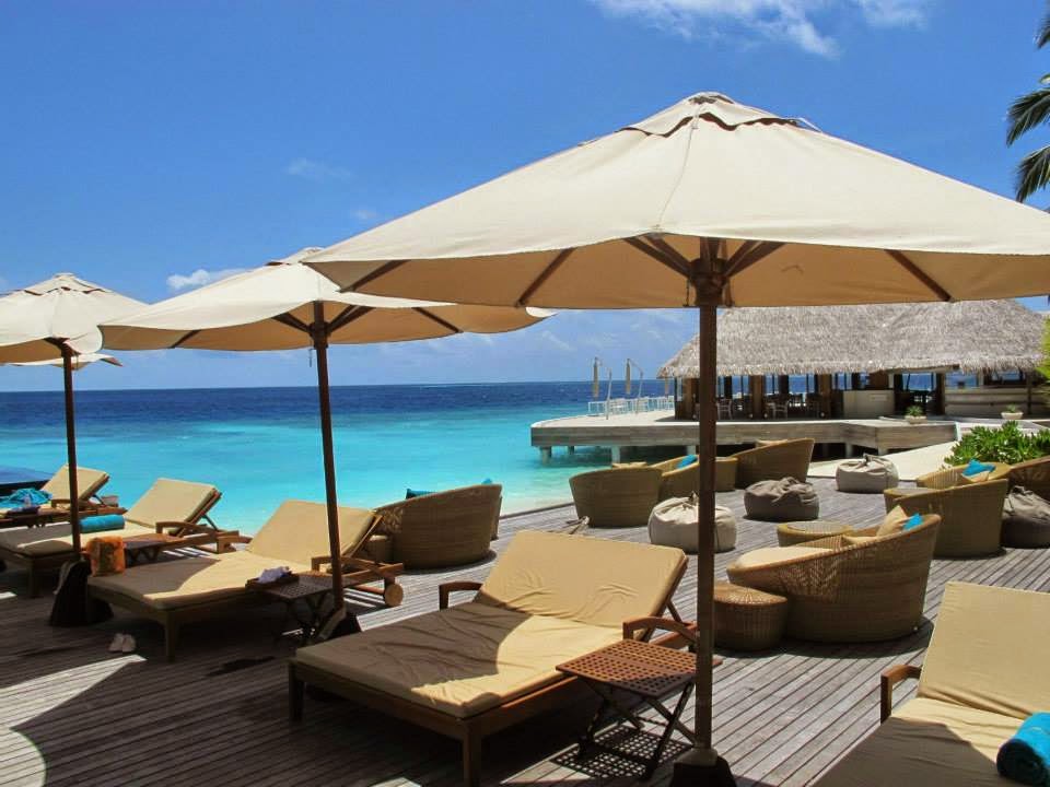 Infinity Pool Huvafen Fushi - Maldives - Travel is my favorite Sport