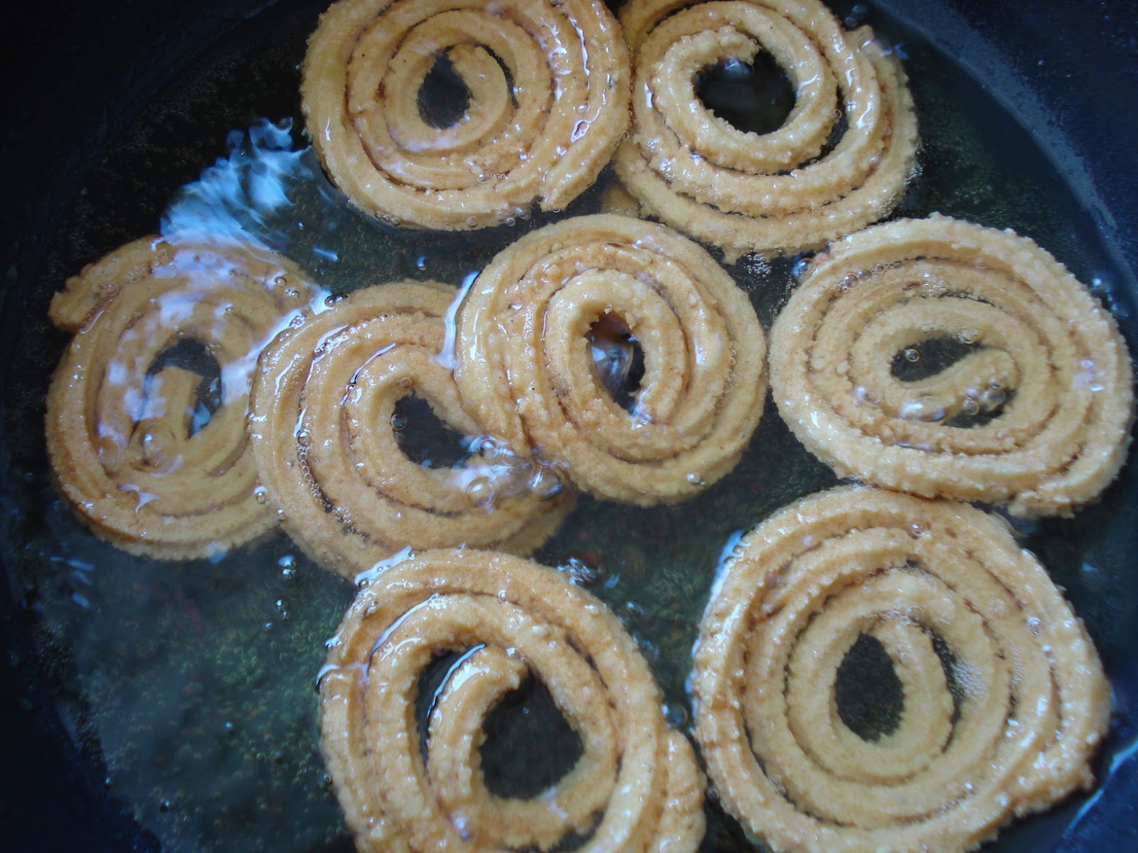 Recipes For Veggies: Chakuli/Muruku