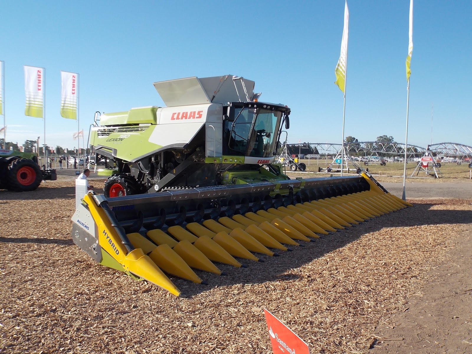 DIECIOCHO RUEDAS: CLAAS LEXION 780… LA COSECHADORA CON EL CORAZÓN DEL ...