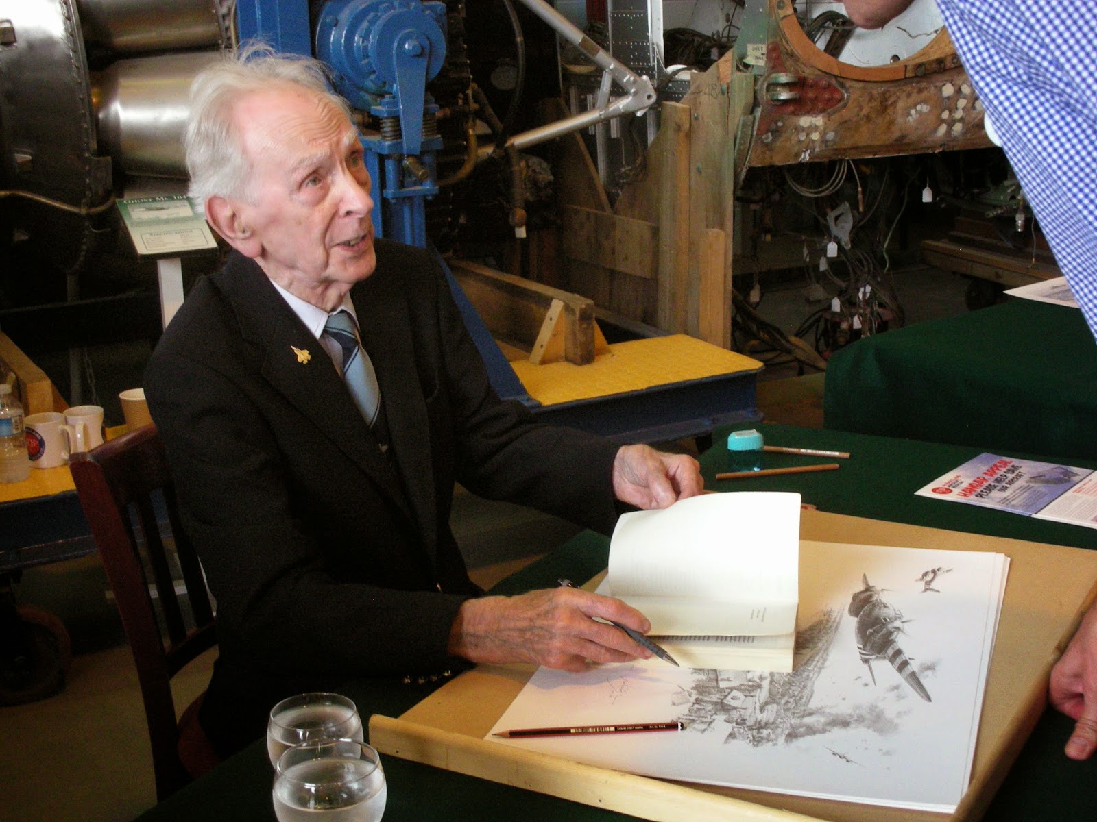 Kittenpurse: At the de Havilland Museum with Captain Eric 'Winkle' Brown